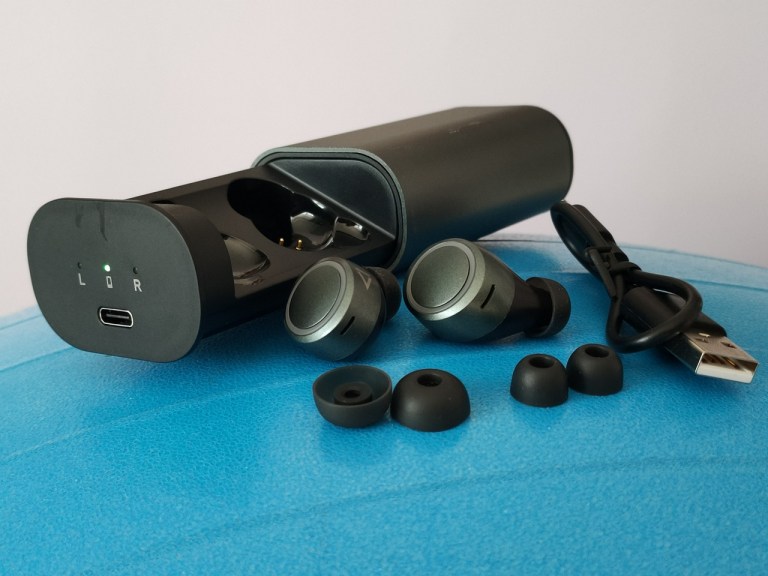 Test Creative Outlier Air V3 - możesz przejąć kontrolę - TECHNOSenior