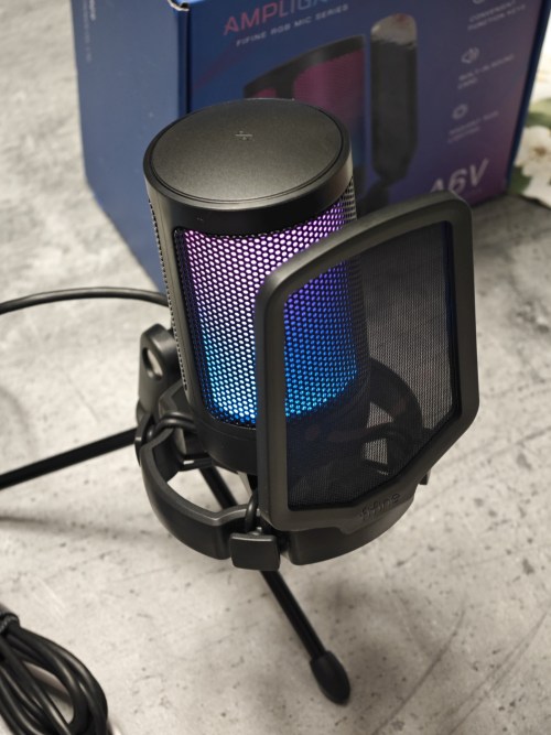 Test FIFINE AmpliGame A6V RGB - mikrofon pojemnościowy, must have dla ...