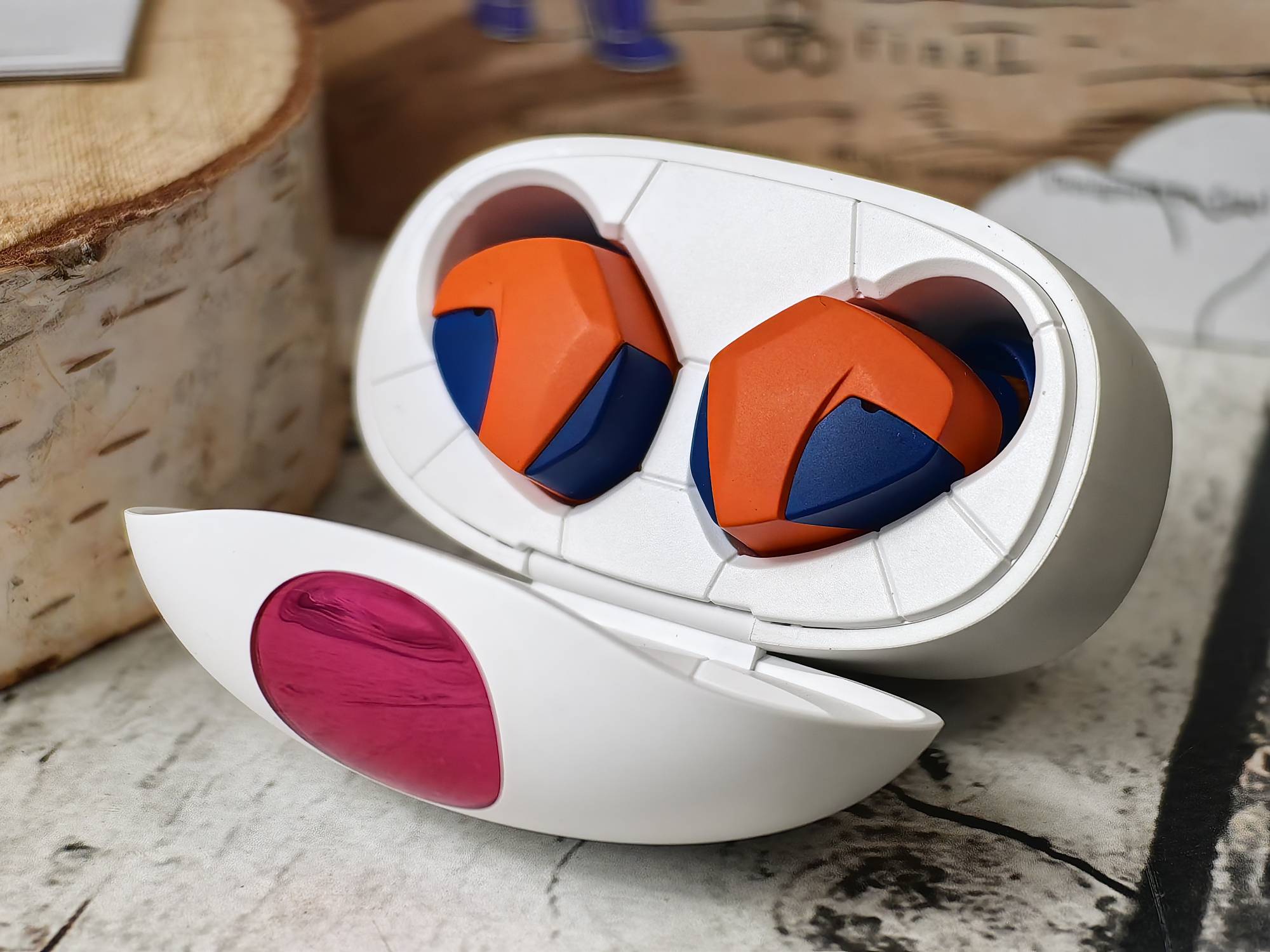 Test DragonBall Z x final - słuchawki TWS dla fanów Anime - TECHNOSenior